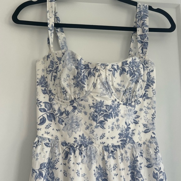 House of CB | Dresses | House Of Cb Floral Dress | Poshmark